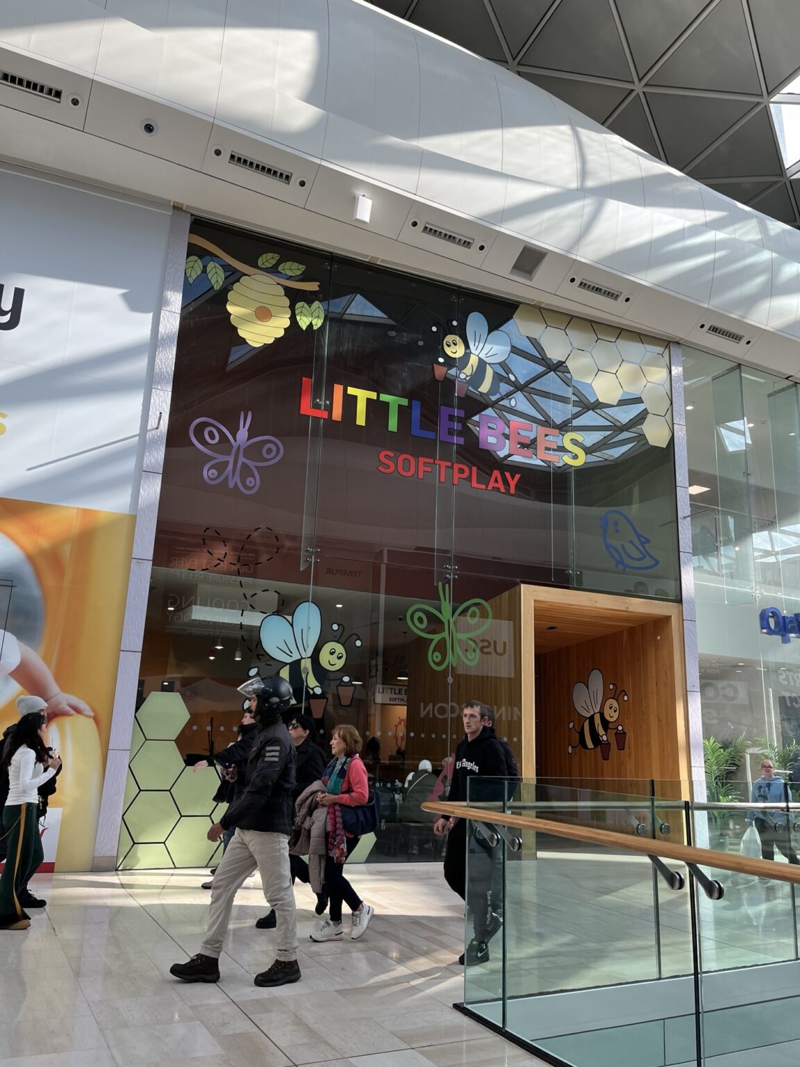 〔子連れおでかけ〕Westfield Londonの屋内遊び場🐝LITTLE BEES - Kumamin Blog in New York